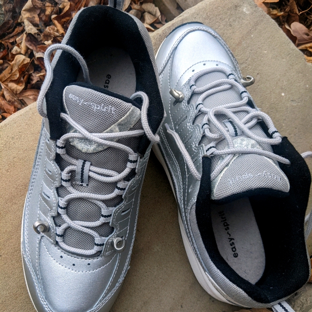 Women's Easy Spirit Silver Leather Walking Sneaker - Gem